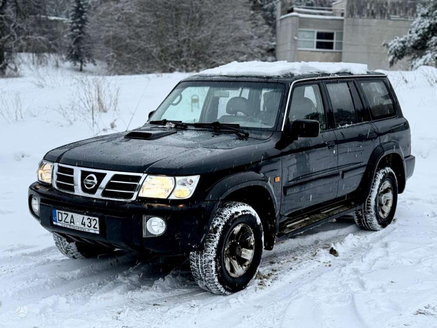 Melns Nissan Patrol 2005 Viļņa, ar dzinēja tilpumu 3.00 L un nobraukumu 302 tūkst. km par 5500 €, foto 1 vietnē AUTOMOTO.COM.LV