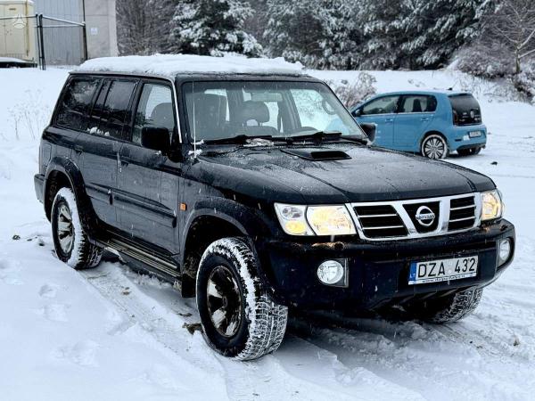 Melns Nissan Patrol 2005 Viļņa, ar dzinēja tilpumu 3.00 L un nobraukumu 302 tūkst. km par 5500 €, foto 2 vietnē AUTOMOTO.COM.LV