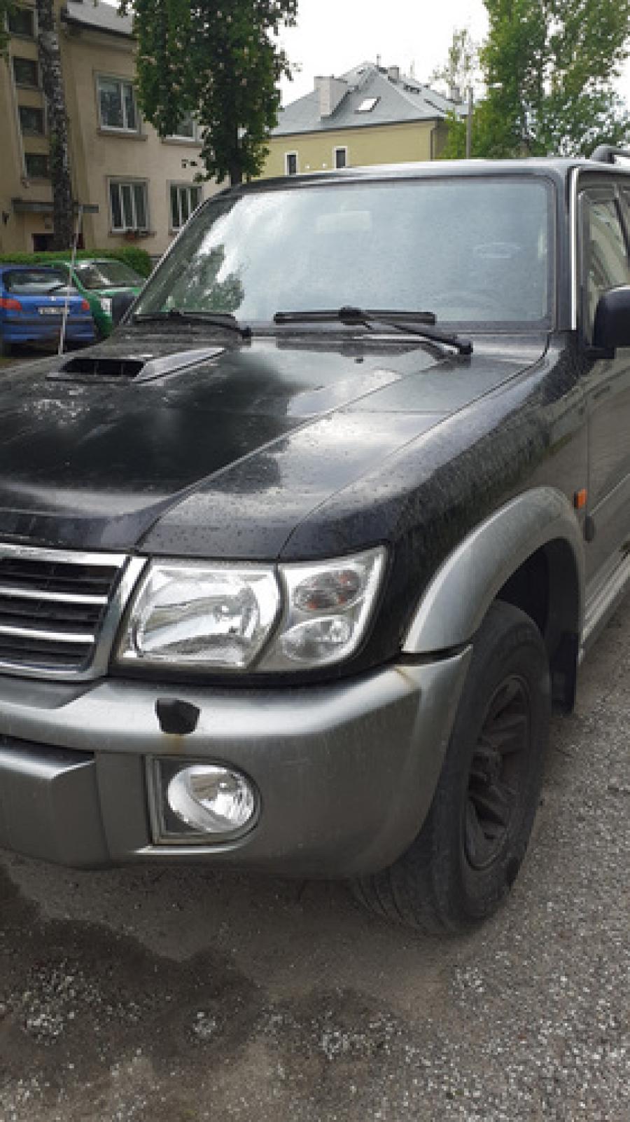 Black Nissan Patrol 2005 in Tallinn, with an engine capacity of 3.00 L and mileage of 246 thousand km for 6600 €, photo 1 on AUTOMOTO.COM.LV