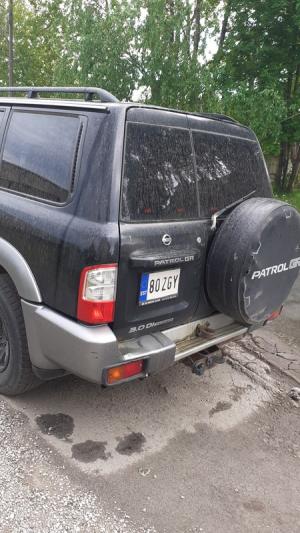 Black Nissan Patrol 2005 in Tallinn, with an engine capacity of 3.00 L and mileage of 246 thousand km for 6600 €, photo 17 on AUTOMOTO.COM.LV