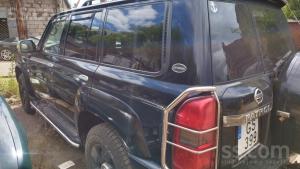 Black Nissan Patrol 2007 in Riga, with an engine capacity of 3.00 L and mileage of 244 thousand km for 4200 €, photo 5 on AUTOMOTO.COM.LV
