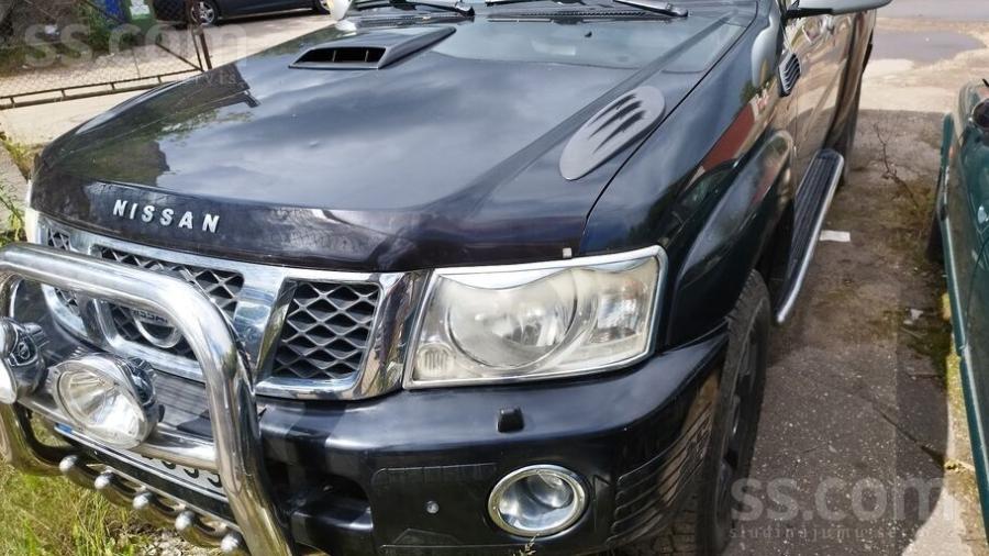 Black Nissan Patrol 2007 in Riga, with an engine capacity of 3.00 L and mileage of 244 thousand km for 4200 €, photo 6 on AUTOMOTO.COM.LV