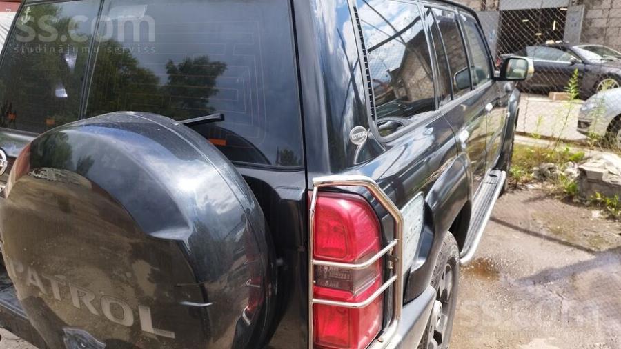 Black Nissan Patrol 2007 in Riga, with an engine capacity of 3.00 L and mileage of 244 thousand km for 4200 €, photo 11 on AUTOMOTO.COM.LV