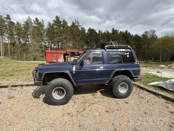 Blue Nissan Patrol 1992 in Liepaja, with an engine capacity of 2.80 L and mileage of 0 thousand km for 5000 €, photo 2 on AUTOMOTO.COM.LV