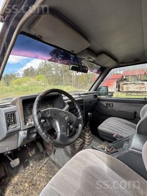 Blue Nissan Patrol 1992 in Liepaja, with an engine capacity of 2.80 L and mileage of 0 thousand km for 5000 €, photo 6 on AUTOMOTO.COM.LV
