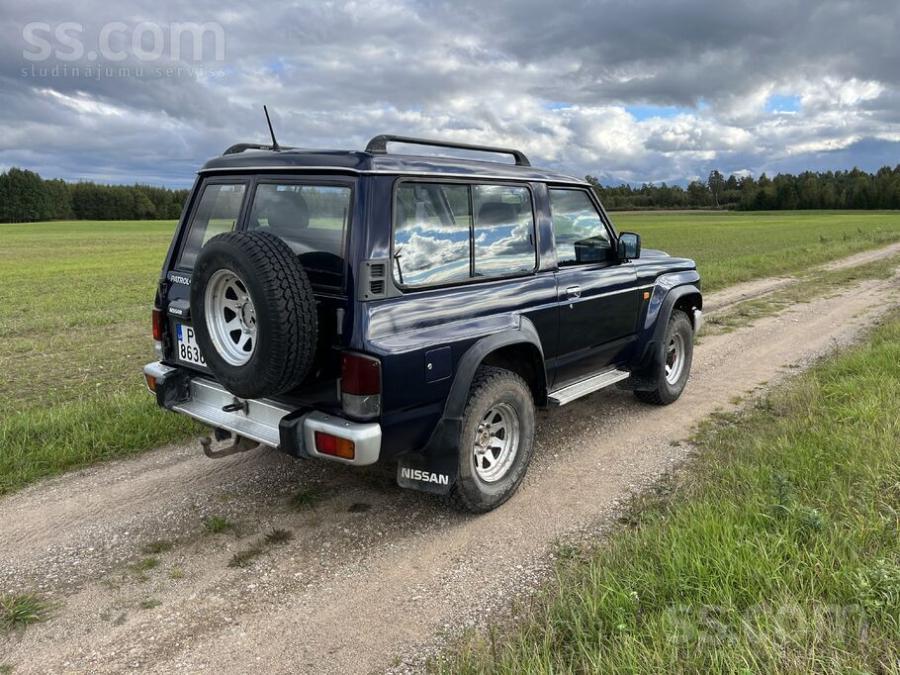 Zils Nissan Patrol 1992 Kuldīga, ar dzinēja tilpumu 2.80 L un nobraukumu 283 tūkst. km par 9500 €, foto 5 vietnē AUTOMOTO.COM.LV