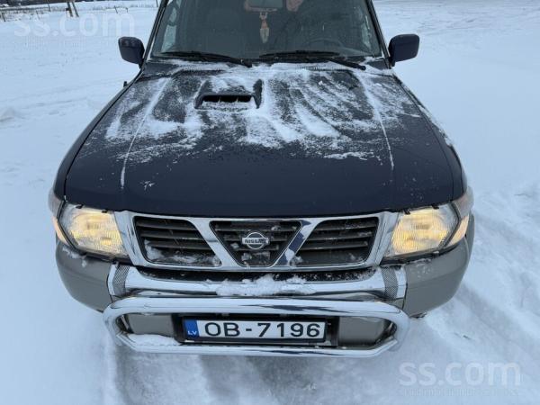 Zils Nissan Patrol 2000 Jēkabpils, ar dzinēja tilpumu 3.00 L un nobraukumu 267 tūkst. km par 6500 €, foto 1 vietnē AUTOMOTO.COM.LV