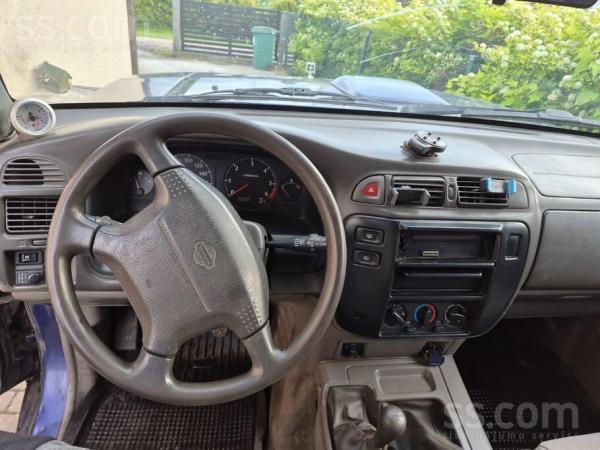 Синий Ниссан Патрол 2000 в Рига, объемом двигателя 2.80 л и пробегом 210 тыс. км за 6000 €, фото 8 на AUTOMOTO.COM.LV