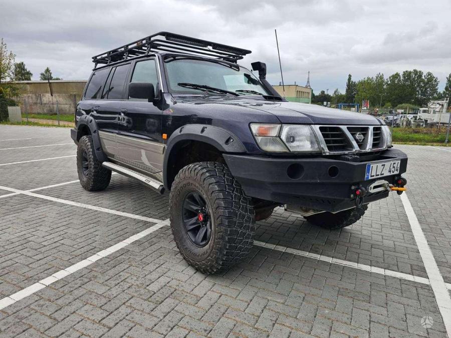 Blue Nissan Patrol 2003 in Taurage, with an engine capacity of 3.00 L and mileage of 223 thousand km for 25000 €, photo 1 on AUTOMOTO.COM.LV
