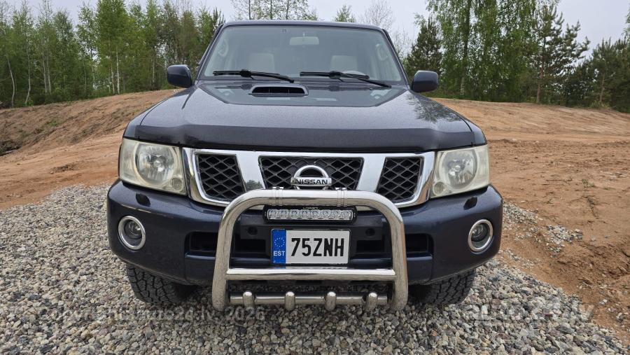 Blue Nissan Patrol 2004 in Tartu, with an engine capacity of 3.00 L and mileage of 398 thousand km for 15000 €, photo 3 on AUTOMOTO.COM.LV