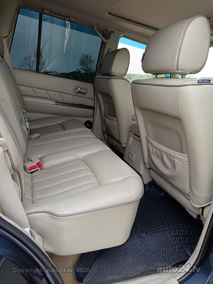 Blue Nissan Patrol 2004 in Tartu, with an engine capacity of 3.00 L and mileage of 398 thousand km for 15000 €, photo 12 on AUTOMOTO.COM.LV