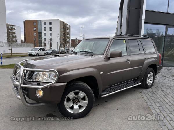 Brown Nissan Patrol 2004 in Tallinn, with an engine capacity of 3.00 L and mileage of 344 thousand km for 7990 €, photo 4 on AUTOMOTO.COM.LV