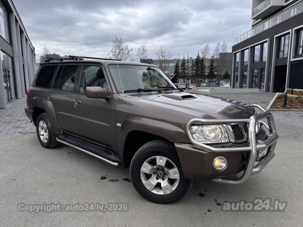 Brown Nissan Patrol 2004 in Tallinn, with an engine capacity of 3.00 L and mileage of 344 thousand km for 7990 €, photo 8 on AUTOMOTO.COM.LV