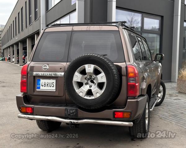 Brown Nissan Patrol 2004 in Tallinn, with an engine capacity of 3.00 L and mileage of 344 thousand km for 7990 €, photo 9 on AUTOMOTO.COM.LV