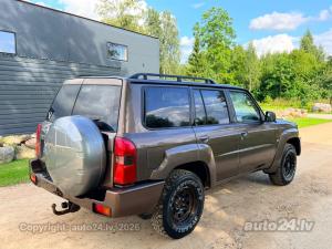 Brown Nissan Patrol 2004 in Rapla, with an engine capacity of 3.00 L and mileage of 231 thousand km for 10499 €, photo 4 on AUTOMOTO.COM.LV
