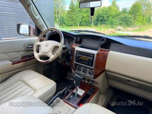 Brown Nissan Patrol 2004 in Rapla, with an engine capacity of 3.00 L and mileage of 231 thousand km for 10499 €, photo 8 on AUTOMOTO.COM.LV