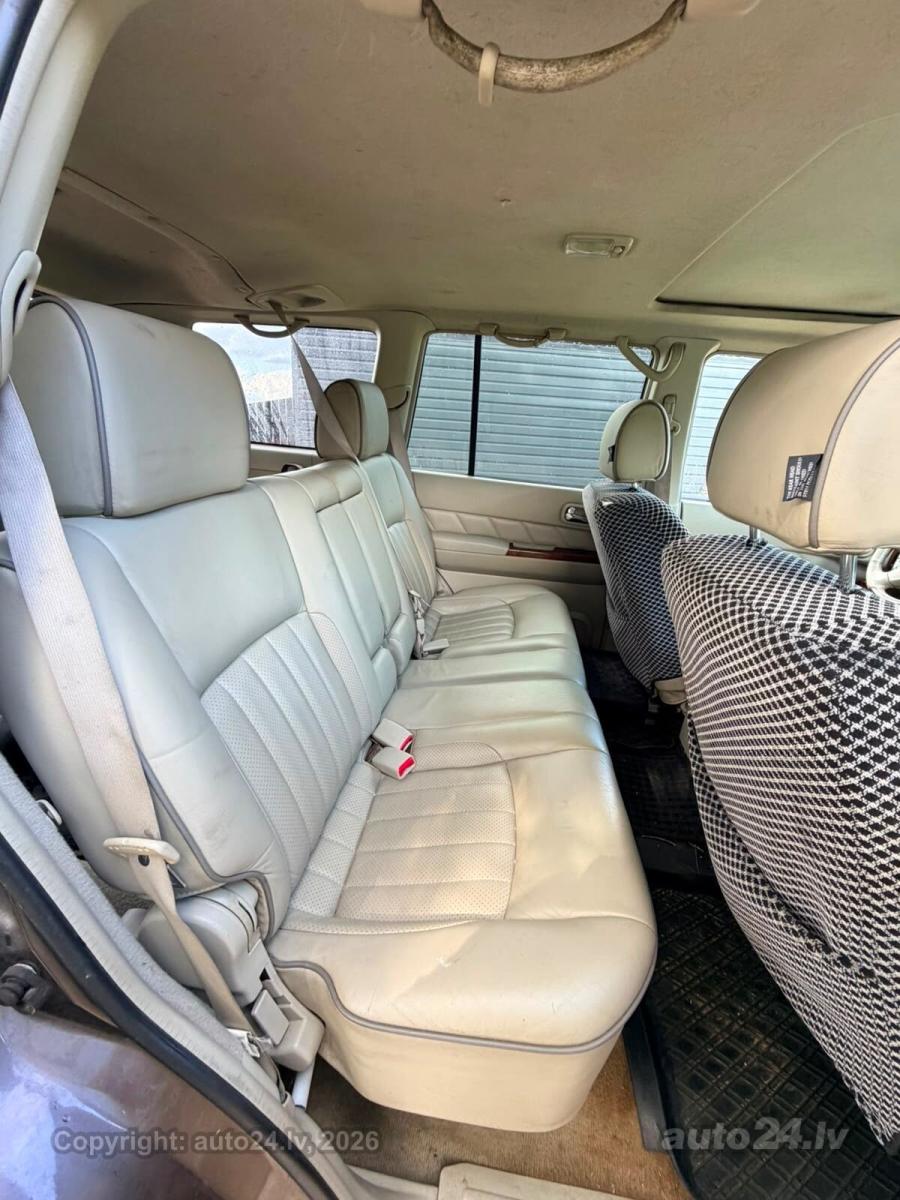 Brown Nissan Patrol 2004 in Rapla, with an engine capacity of 3.00 L and mileage of 231 thousand km for 10499 €, photo 12 on AUTOMOTO.COM.LV
