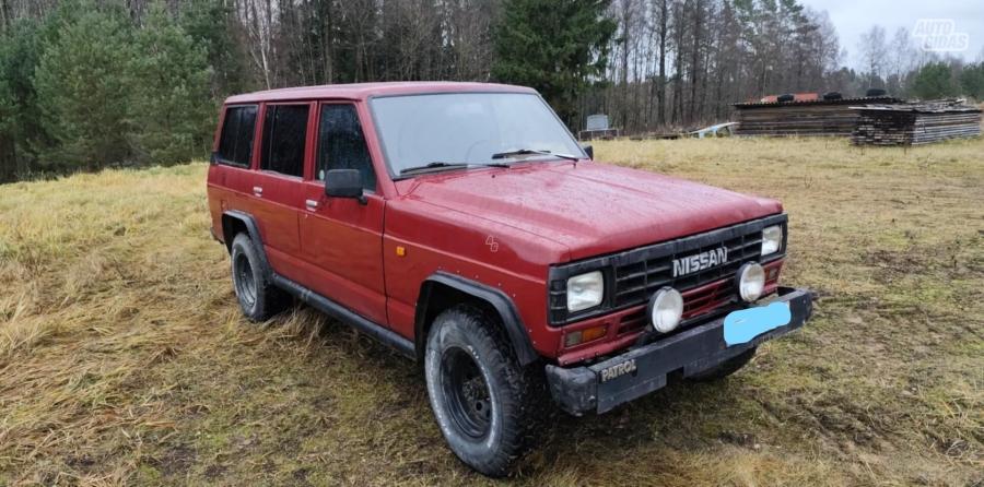 Nissan Patrol 1986 in Utena, with an engine capacity of 3.30 L and mileage of 304 thousand km for 2800 €, photo 2 on AUTOMOTO.COM.LV