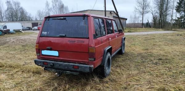 Nissan Patrol 1986 in Utena, with an engine capacity of 3.30 L and mileage of 304 thousand km for 2800 €, photo 6 on AUTOMOTO.COM.LV