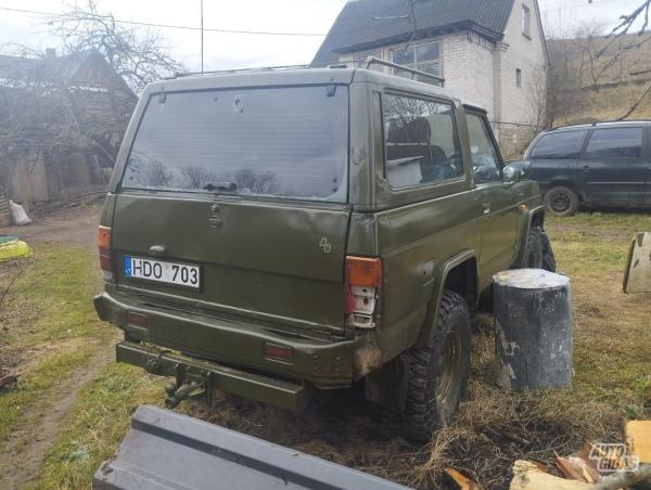 Nissan Patrol 1988 in Vilnius, with an engine capacity of 3.30 L and mileage of 20 thousand km for 2300 €, photo 3 on AUTOMOTO.COM.LV