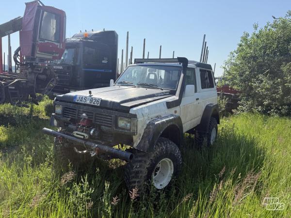 Nissan Patrol 1992 in Raseiniai, with an engine capacity of 2.80 L and mileage of 287 thousand km for 4800 €, photo 2 on AUTOMOTO.COM.LV