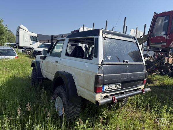 Nissan Patrol 1992 in Raseiniai, with an engine capacity of 2.80 L and mileage of 287 thousand km for 4800 €, photo 3 on AUTOMOTO.COM.LV