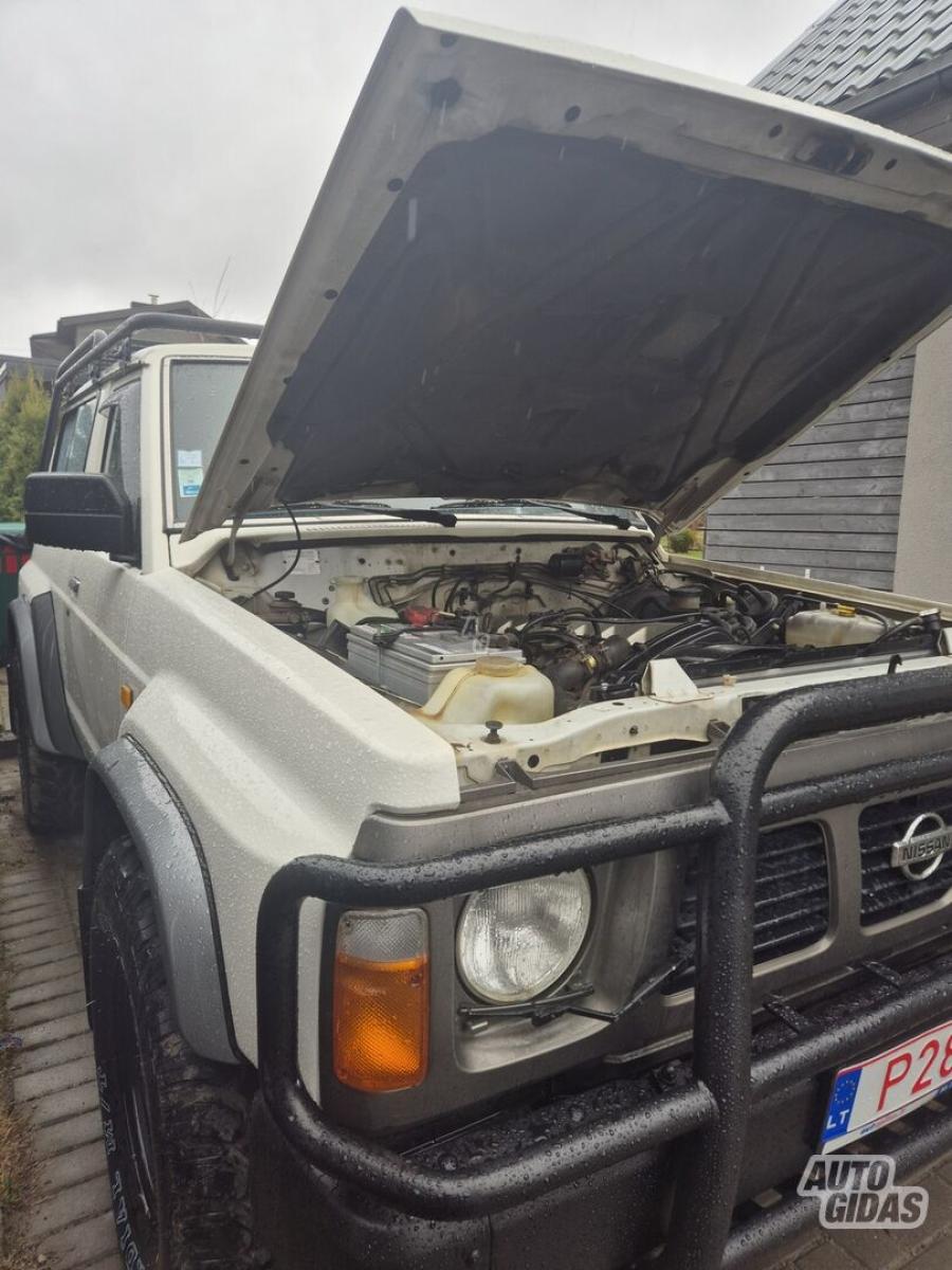 Nissan Patrol 1994 in Vilnius, with an engine capacity of 2.80 L and mileage of 231 thousand km for 10000 €, photo 10 on AUTOMOTO.COM.LV