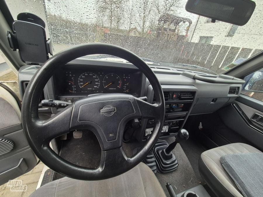 Nissan Patrol 1994 in Vilnius, with an engine capacity of 2.80 L and mileage of 231 thousand km for 10000 €, photo 14 on AUTOMOTO.COM.LV