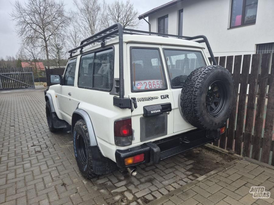 Nissan Patrol 1994 in Vilnius, with an engine capacity of 2.80 L and mileage of 231 thousand km for 10000 €, photo 18 on AUTOMOTO.COM.LV