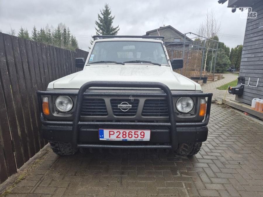 Nissan Patrol 1994 in Vilnius, with an engine capacity of 2.80 L and mileage of 231 thousand km for 10000 €, photo 21 on AUTOMOTO.COM.LV