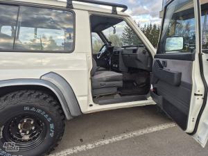 Nissan Patrol 1994 in Vilnius, with an engine capacity of 2.80 L and mileage of 231 thousand km for 8500 €, photo 11 on AUTOMOTO.COM.LV