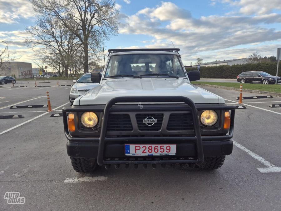 Nissan Patrol 1994 in Vilnius, with an engine capacity of 2.80 L and mileage of 231 thousand km for 8500 €, photo 12 on AUTOMOTO.COM.LV