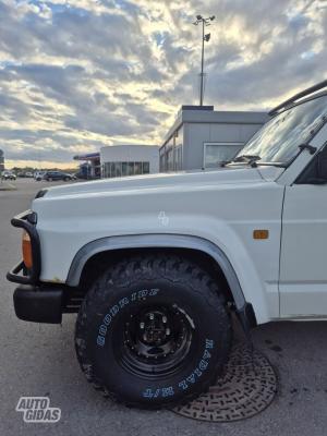 Nissan Patrol 1994 in Vilnius, with an engine capacity of 2.80 L and mileage of 231 thousand km for 8500 €, photo 13 on AUTOMOTO.COM.LV