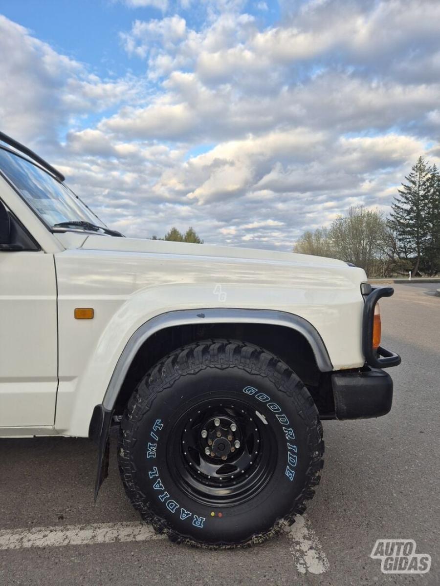 Nissan Patrol 1994 in Vilnius, with an engine capacity of 2.80 L and mileage of 231 thousand km for 8500 €, photo 16 on AUTOMOTO.COM.LV