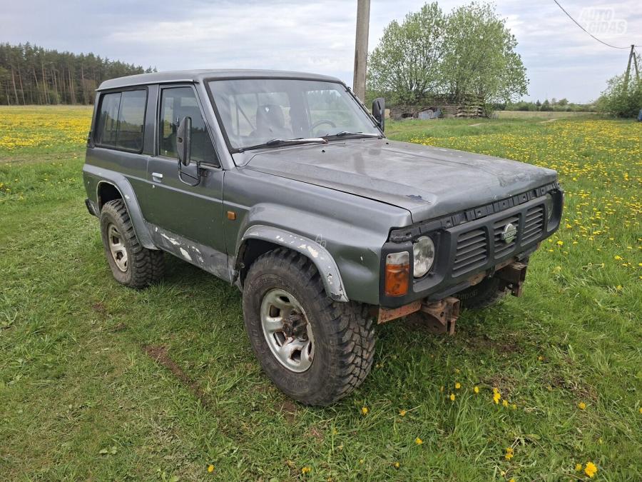 Nissan Patrol 1997 in Vilnius, with an engine capacity of 2.80 L and mileage of 26 thousand km for 3600 €, photo 4 on AUTOMOTO.COM.LV