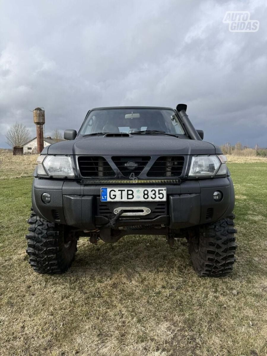 Nissan Patrol 2000 in Vilnius, with an engine capacity of 3.00 L and mileage of 320 thousand km for 17000 €, photo 1 on AUTOMOTO.COM.LV