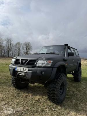 Nissan Patrol 2000 in Vilnius, with an engine capacity of 3.00 L and mileage of 320 thousand km for 17000 €, photo 3 on AUTOMOTO.COM.LV