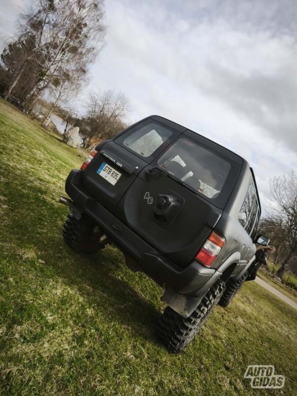 Nissan Patrol 2000 in Vilnius, with an engine capacity of 3.00 L and mileage of 320 thousand km for 17000 €, photo 5 on AUTOMOTO.COM.LV