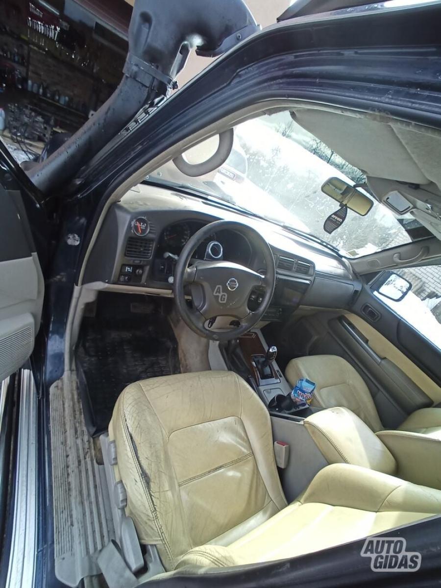 Nissan Patrol 2003 in Taurage, with an engine capacity of 3.00 L and mileage of 315 thousand km for 17000 €, photo 7 on AUTOMOTO.COM.LV