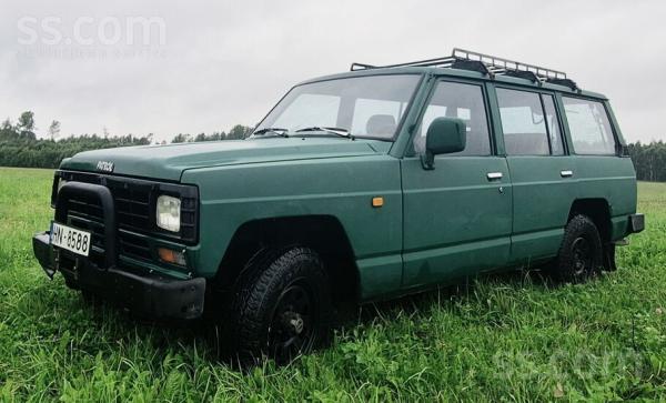 Green Nissan Patrol 1987 in Limbazi, with an engine capacity of 3.30 L and mileage of 270 thousand km for 7000 €, photo 1 on AUTOMOTO.COM.LV