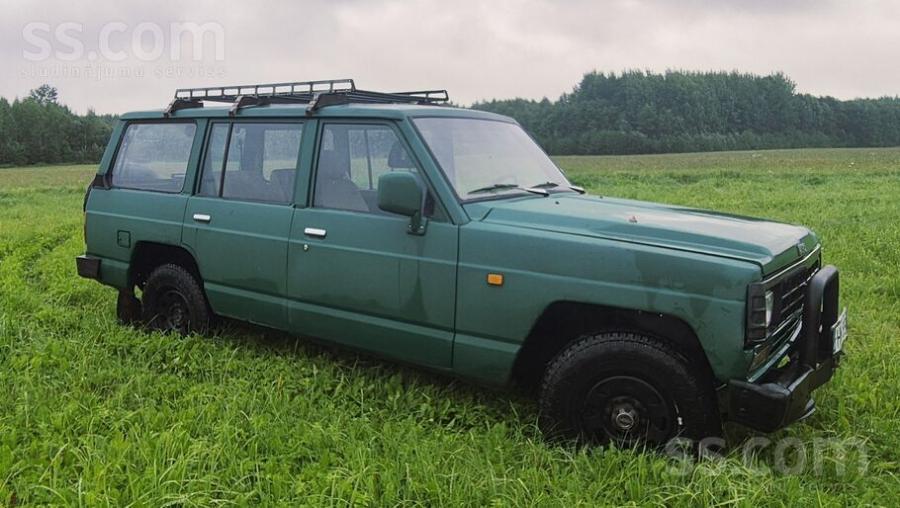 Green Nissan Patrol 1987 in Limbazi, with an engine capacity of 3.30 L and mileage of 270 thousand km for 7000 €, photo 4 on AUTOMOTO.COM.LV