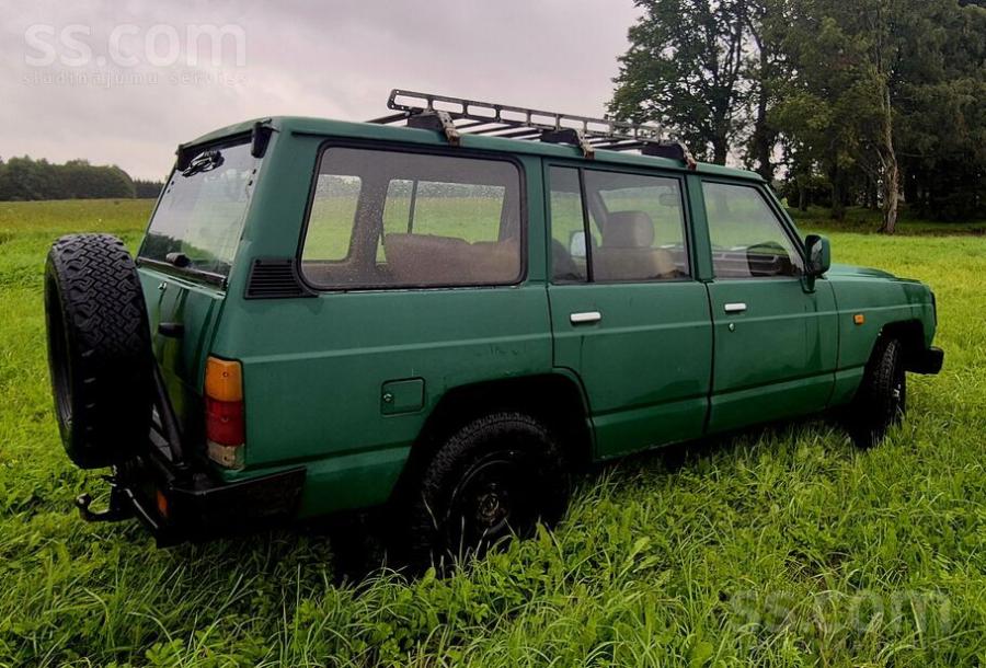 Green Nissan Patrol 1987 in Limbazi, with an engine capacity of 3.30 L and mileage of 270 thousand km for 7000 €, photo 6 on AUTOMOTO.COM.LV
