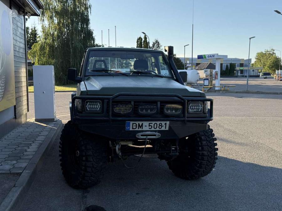 Зеленый Ниссан Патрол 1990 в Рига, объемом двигателя 2.80 л и пробегом 227 тыс. км за 14999 €, фото 6 на AUTOMOTO.COM.LV