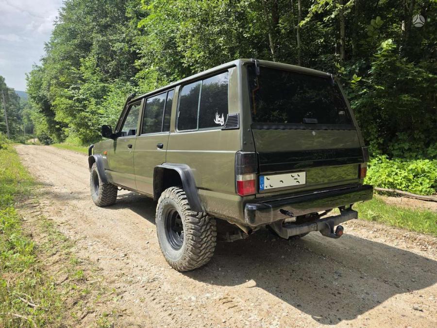 Зеленый Ниссан Патрол 1991 в Вевис, объемом двигателя 2.83 л и пробегом 68 тыс. км за 6000 €, фото 5 на AUTOMOTO.COM.LV
