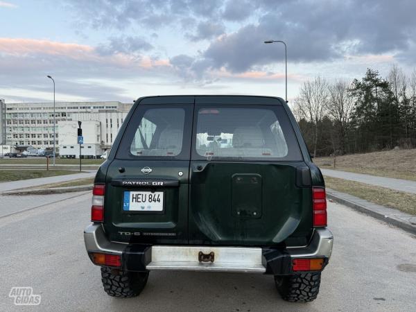 Green Nissan Patrol 1999 in Vilnius, with an engine capacity of 2.80 L and mileage of 310 thousand km for 6850 €, photo 4 on AUTOMOTO.COM.LV