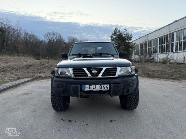 Green Nissan Patrol 1999 in Vilnius, with an engine capacity of 2.80 L and mileage of 310 thousand km for 6850 €, photo 8 on AUTOMOTO.COM.LV