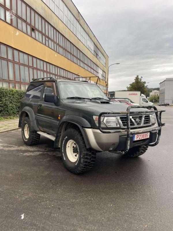 Green Nissan Patrol 1999 in Vilnius, with an engine capacity of 2.83 L and mileage of 340 thousand km for 7500 €, photo 1 on AUTOMOTO.COM.LV