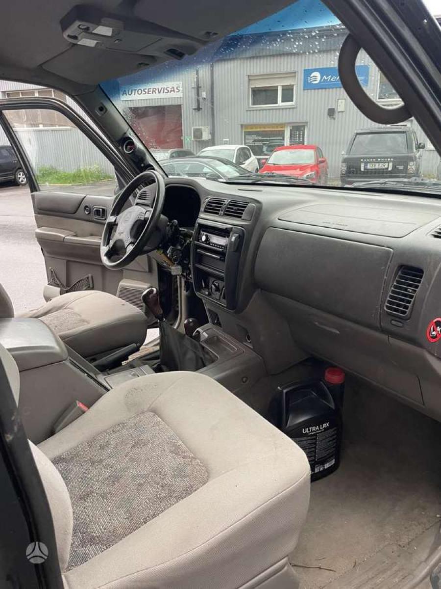 Zaļš Nissan Patrol 1999 Viļņa, ar dzinēja tilpumu 2.83 L un nobraukumu 340 tūkst. km par 7500 €, foto 8 vietnē AUTOMOTO.COM.LV