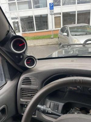 Zaļš Nissan Patrol 1999 Viļņa, ar dzinēja tilpumu 2.83 L un nobraukumu 340 tūkst. km par 7500 €, foto 9 vietnē AUTOMOTO.COM.LV