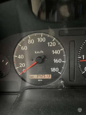 Zaļš Nissan Patrol 1999 Viļņa, ar dzinēja tilpumu 2.83 L un nobraukumu 340 tūkst. km par 7500 €, foto 10 vietnē AUTOMOTO.COM.LV